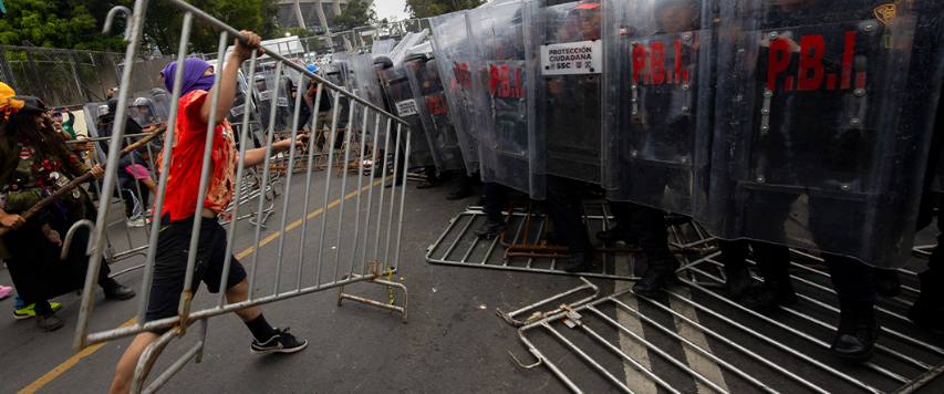 La inauguración del Mundial en México dejó 19 detenidos y 11 policías ...